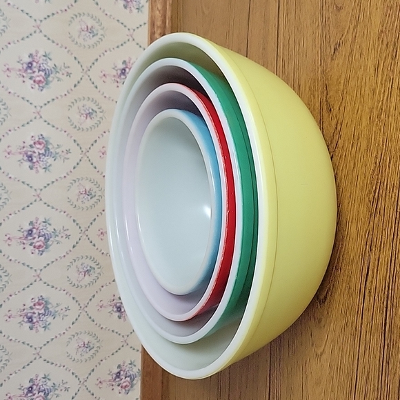 Pyrex | Kitchen | Vintage Pyrex Primary Colors Mixing Bowls | Poshmark